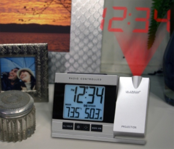 Best Atomic Projection Clock